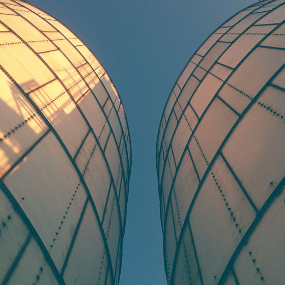 How To Find & Create Amazing Symmetry In Your iPhone Photography