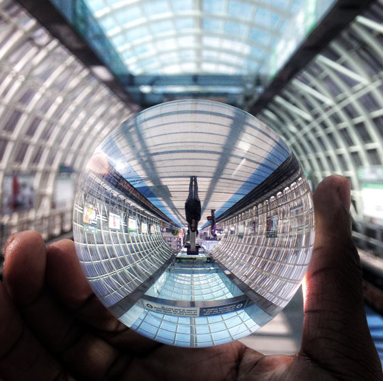 7 Creative Ways To Capture Incredible Urban Reflection iPhone Photos